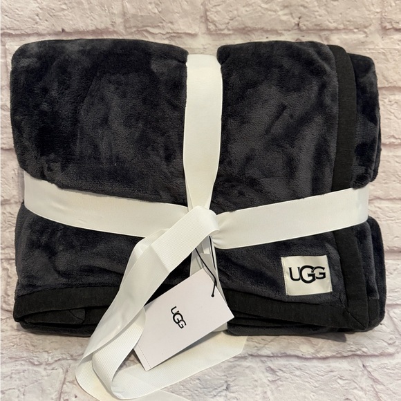 UGG | Bedding | Ugg Duffield Throw Ii Plush Fleece Throw Blanket Nwt ...